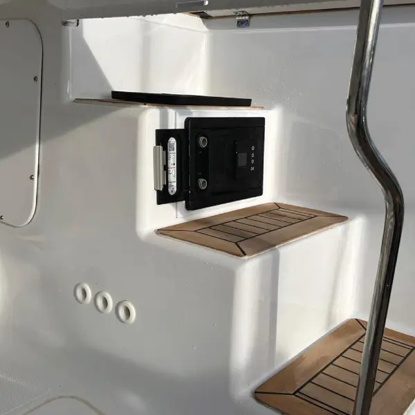 Scanstrut ATMOS - The 12V Waterproof Built-In Air Pump. Effortlessly ...