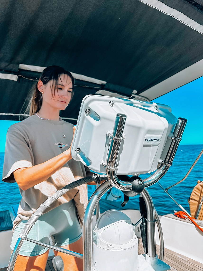 Helm Scanpods Mount for Sail Boat