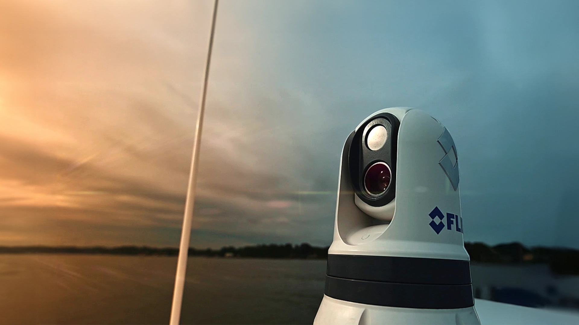 Vessel-Camera Mount for Power Boat